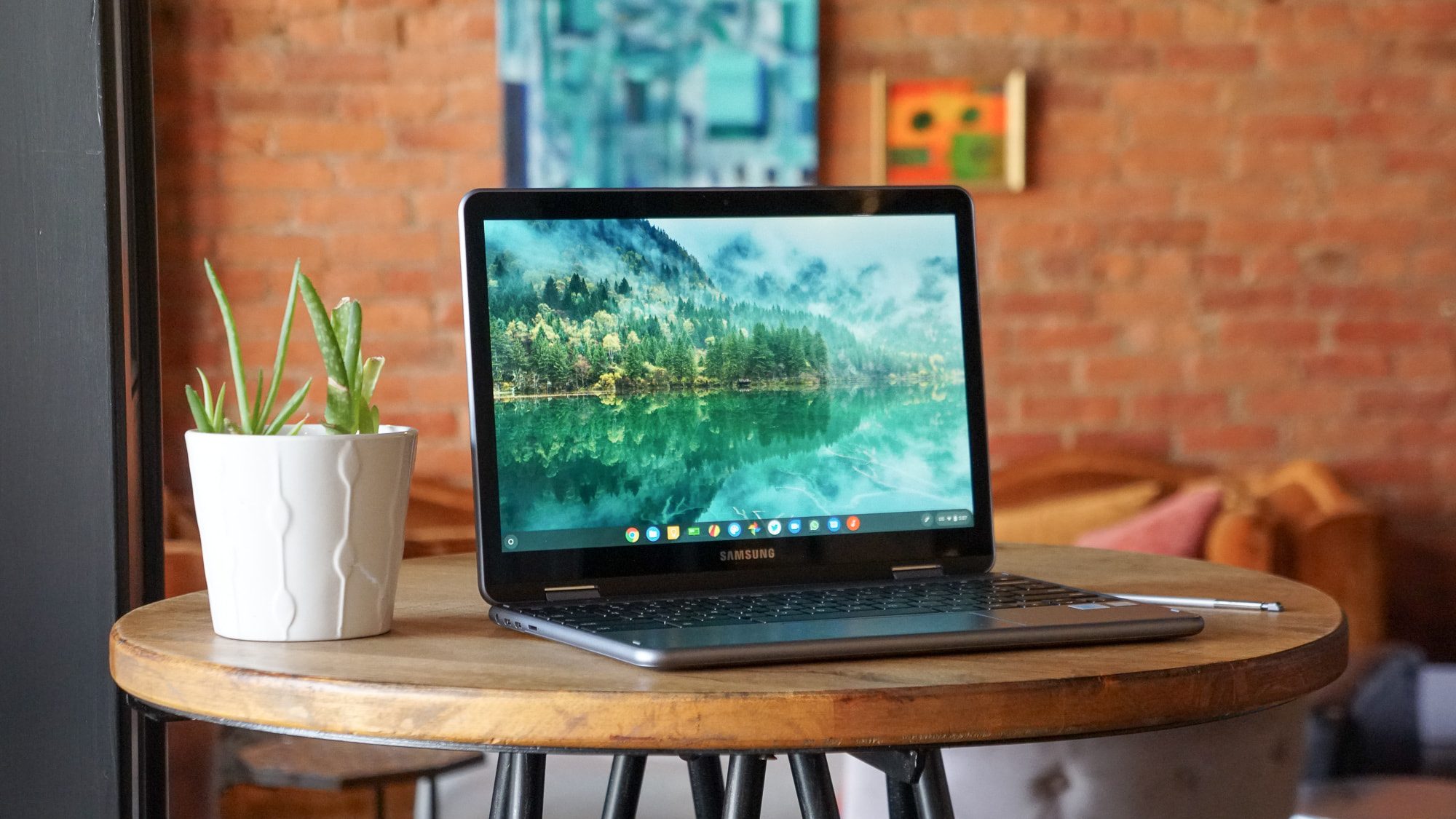 Samsung Chromebook Plus V2 after 10 months: is it still worth it? [VIDEO]