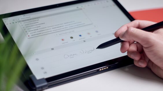 This new Chrome OS 85 handwriting-to-text feature is shockingly good ...